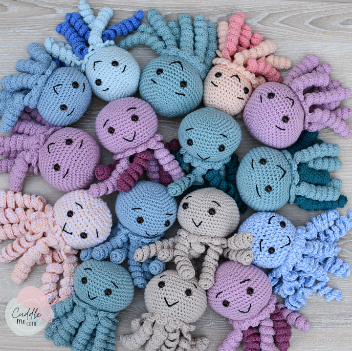 Crochet Cuddles – Cuddle me Cutie